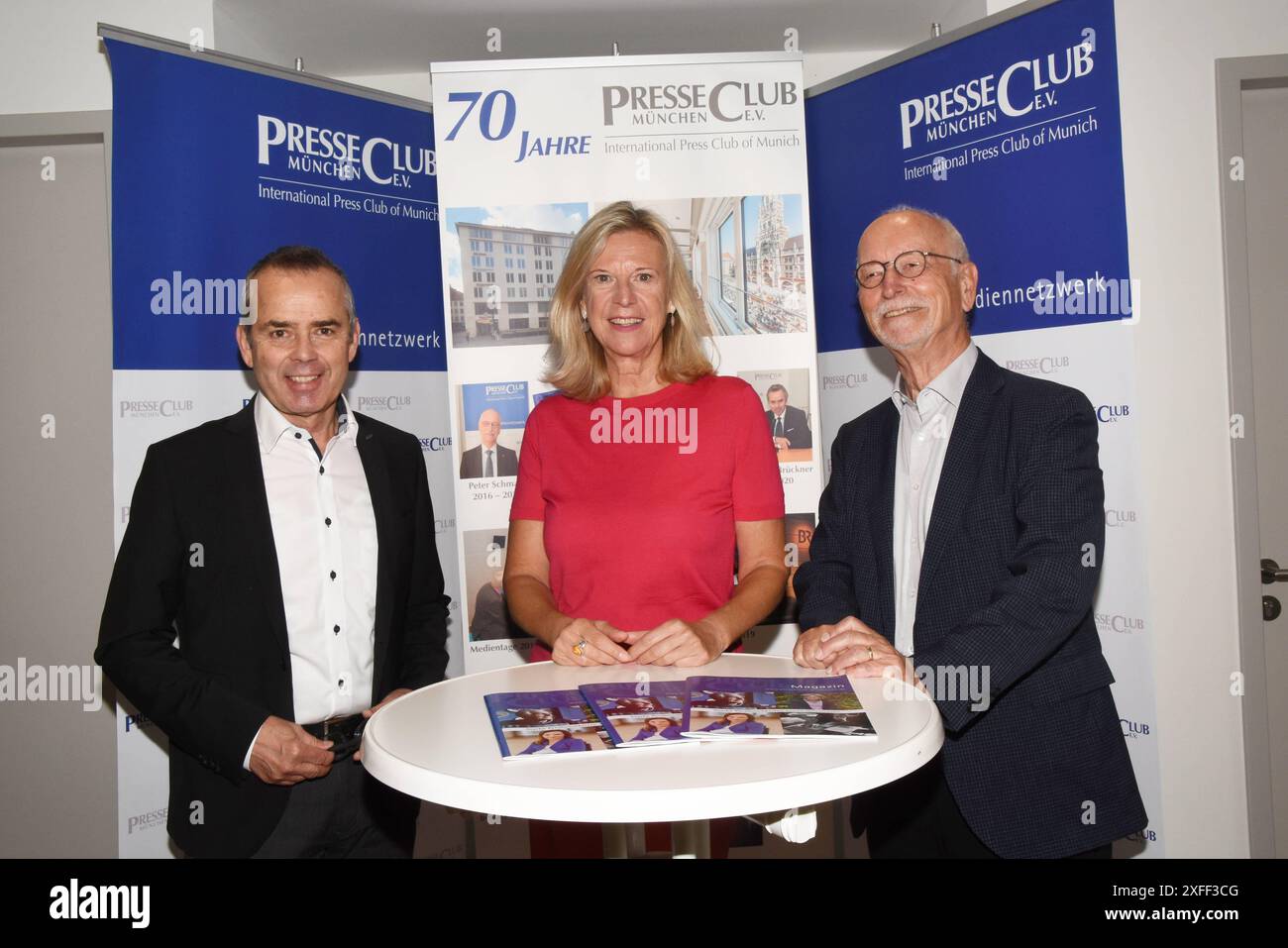 Gespraechsleiter Dr Uwe Brueckner Presseclub Vorstand Dr Katja ...