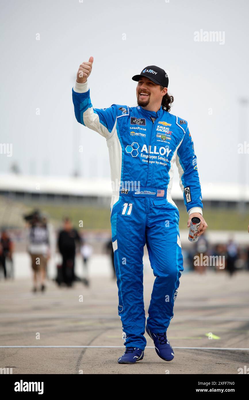 June 15, 2024, Newton, Ia, USA: Josh Williams gets ready to qualify for ...
