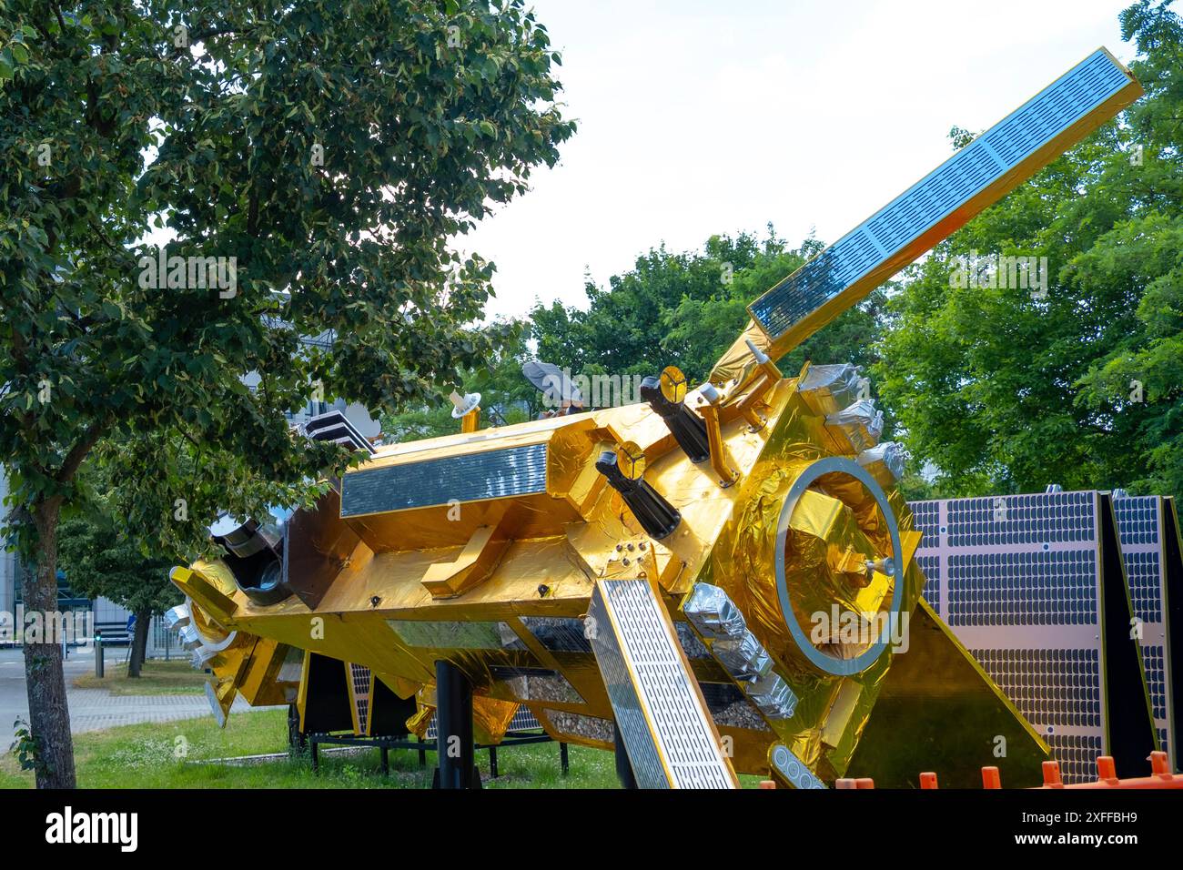 meteorological satellite layout for monitoring climate and detecting ...