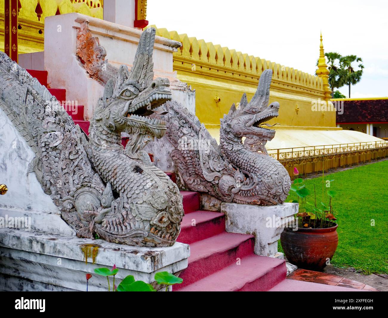 Buddha statues and sculptures at Phra That Luang or Phra Chedi ...
