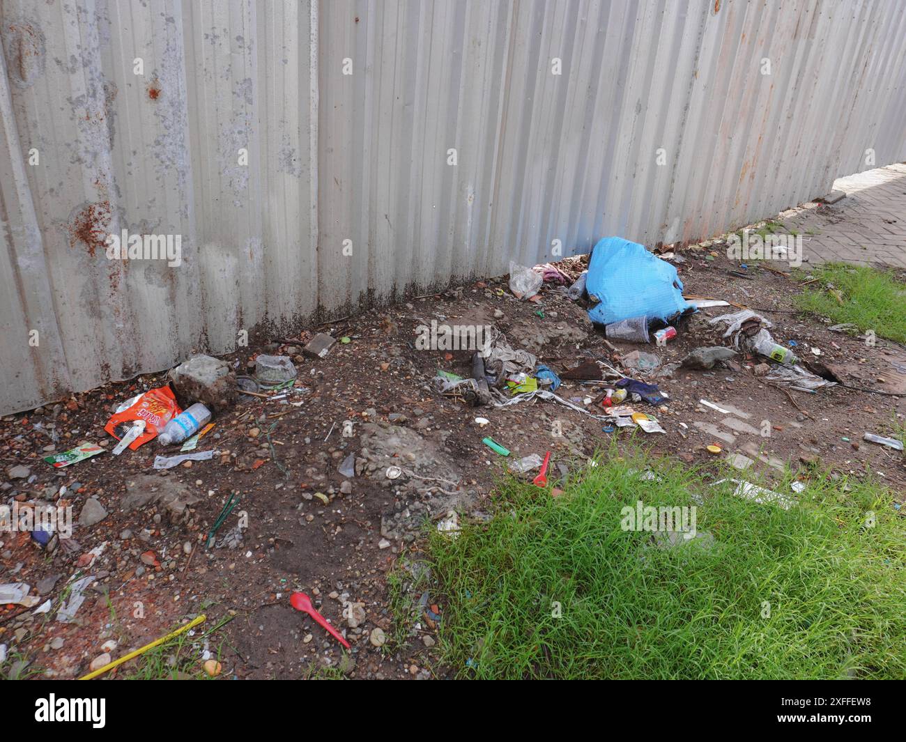 Road side areas hi-res stock photography and images - Alamy