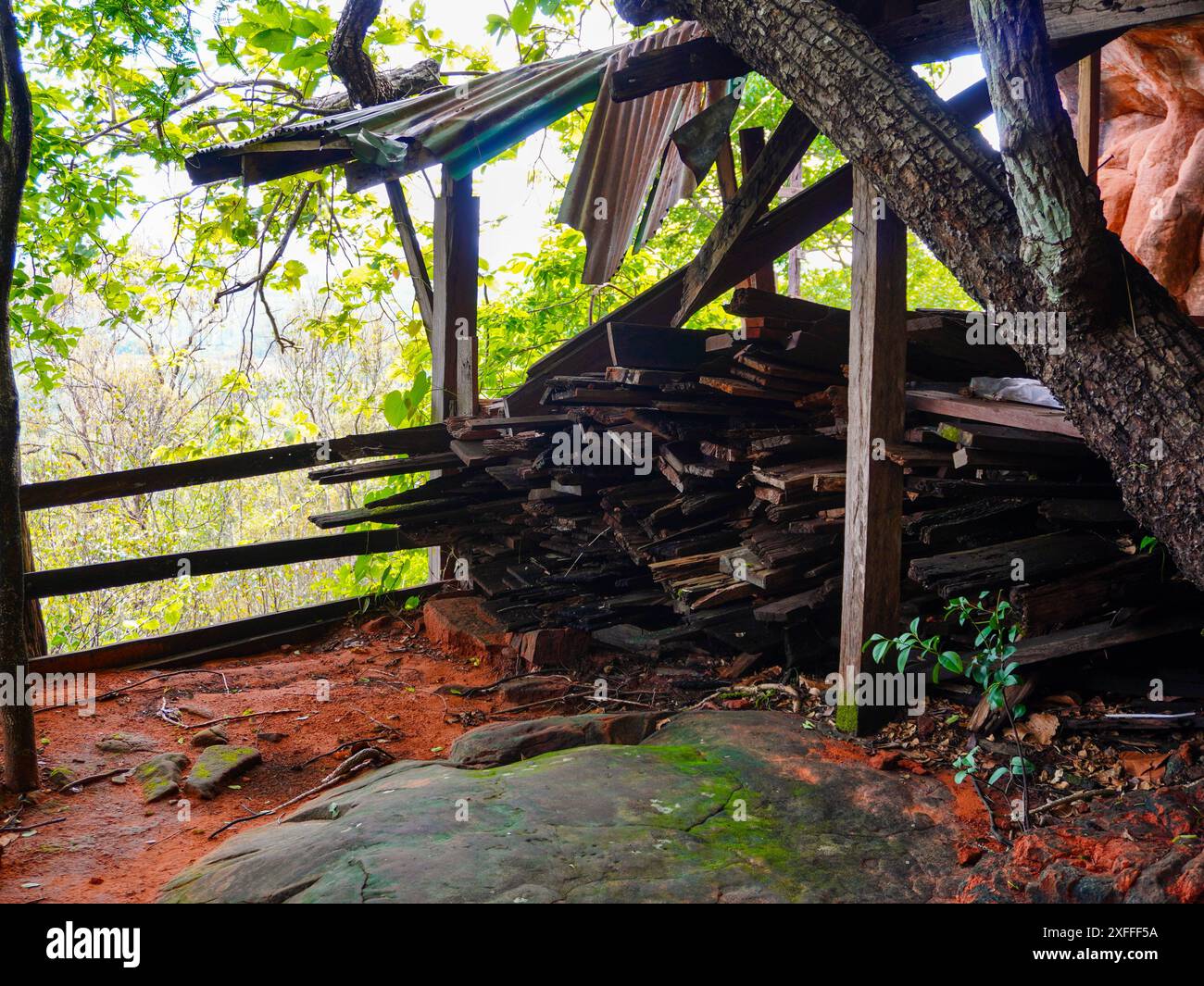 Construction wooden bridges hi-res stock photography and images - Alamy