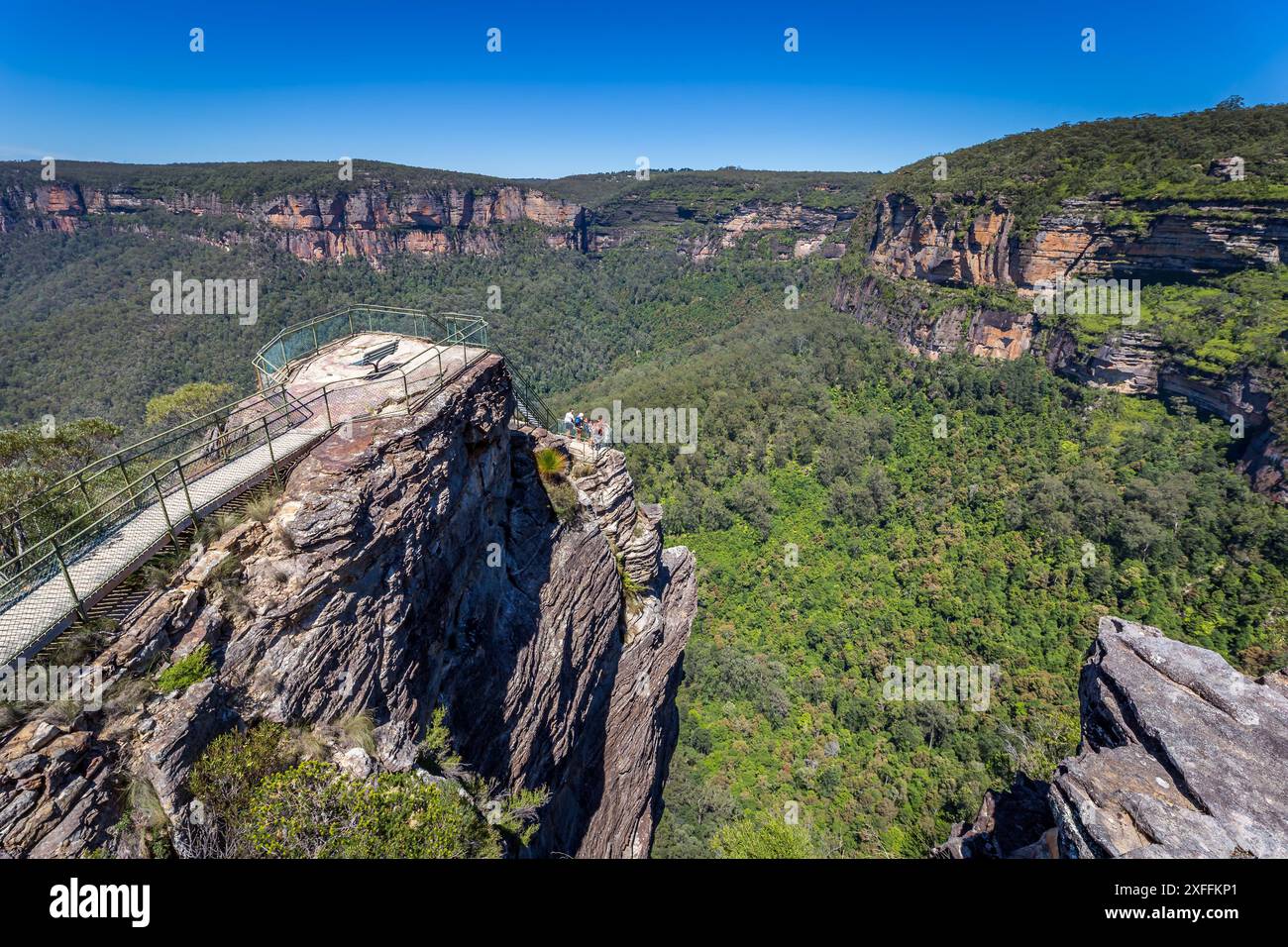 A scenic view from Pulpit Rock lookout platform in the Blue Mountains ...