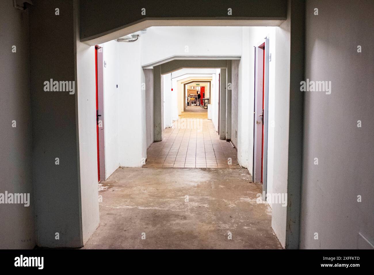 Schoolbuidling hi-res stock photography and images - Alamy