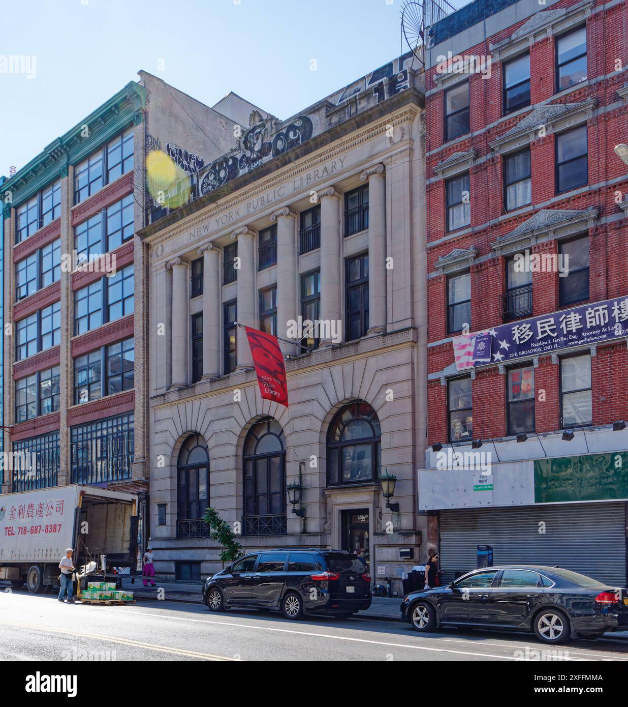 Square parapet hi-res stock photography and images - Alamy