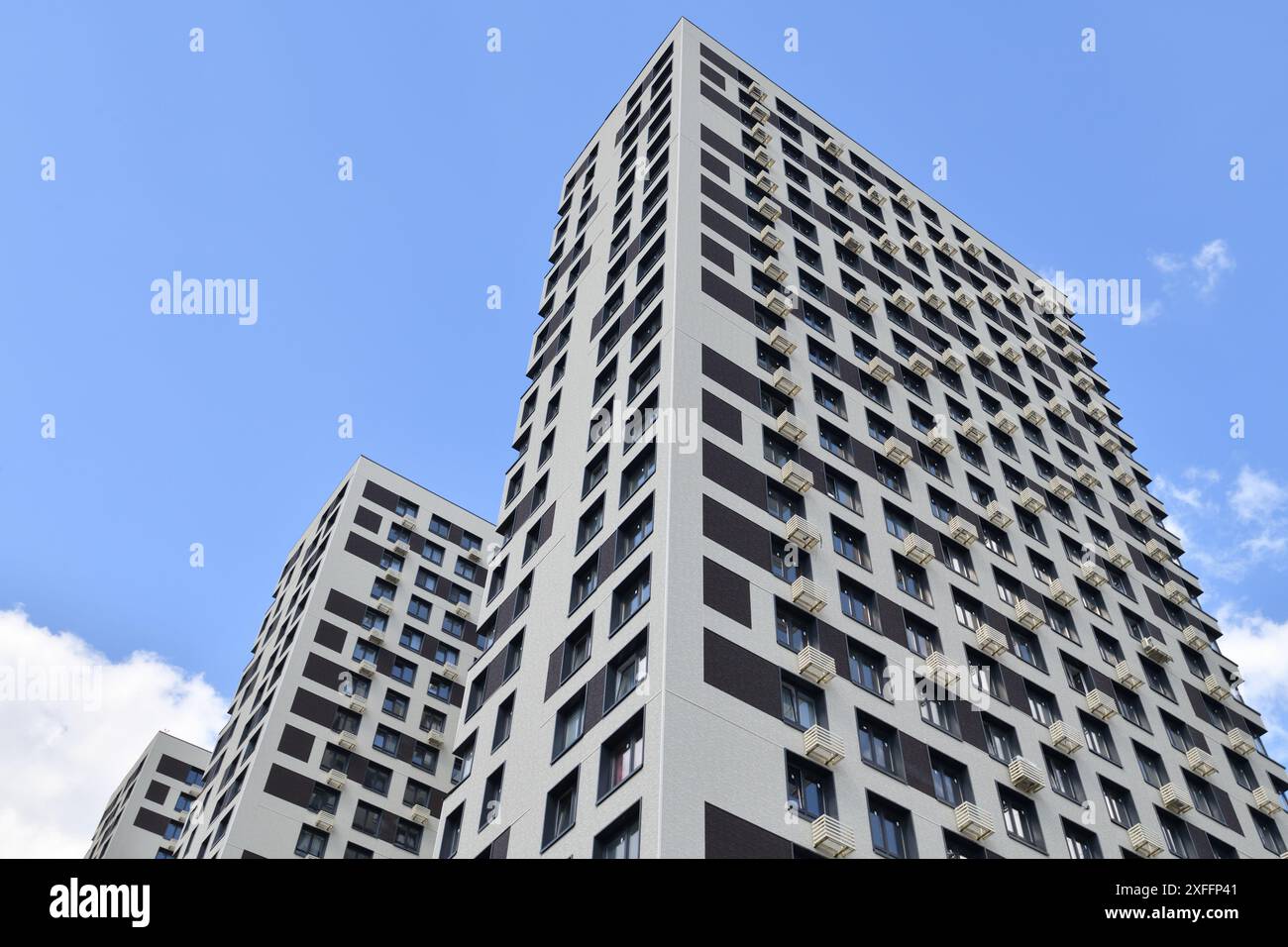 Multi unit buildings hi-res stock photography and images - Alamy