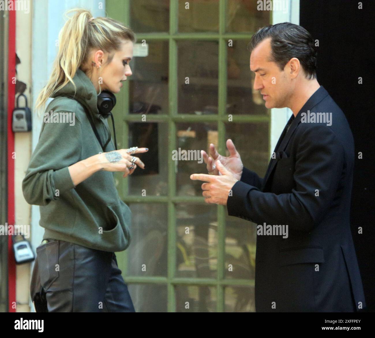 Abby Lee, Jude Law on location filming Netflix TV mini series Black ...