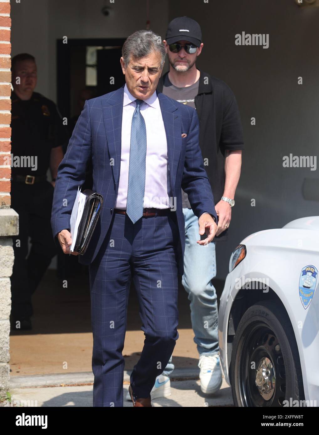 EXCLUSIVE **DOUBLE SPACE RATES APPLY** Justin Timberlake leaves ...