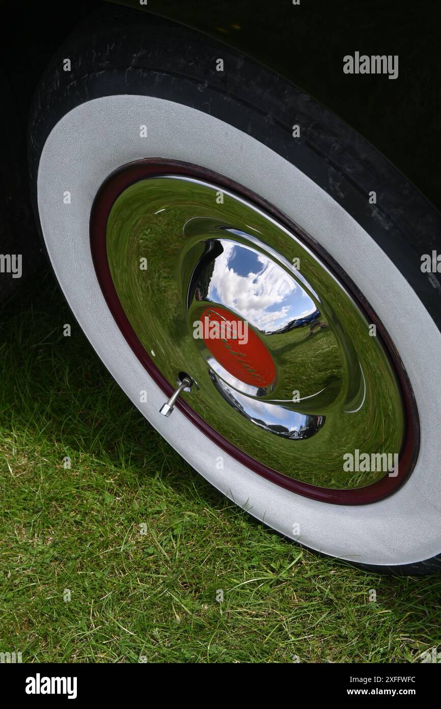 White walled tyre hi-res stock photography and images - Alamy