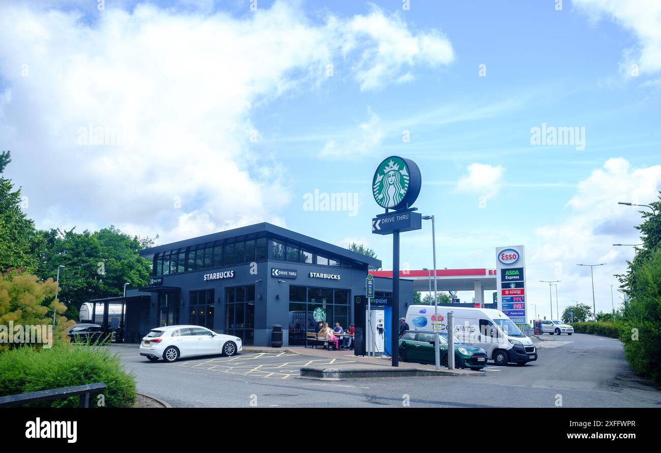 Starbucks drive thru hi-res stock photography and images - Alamy
