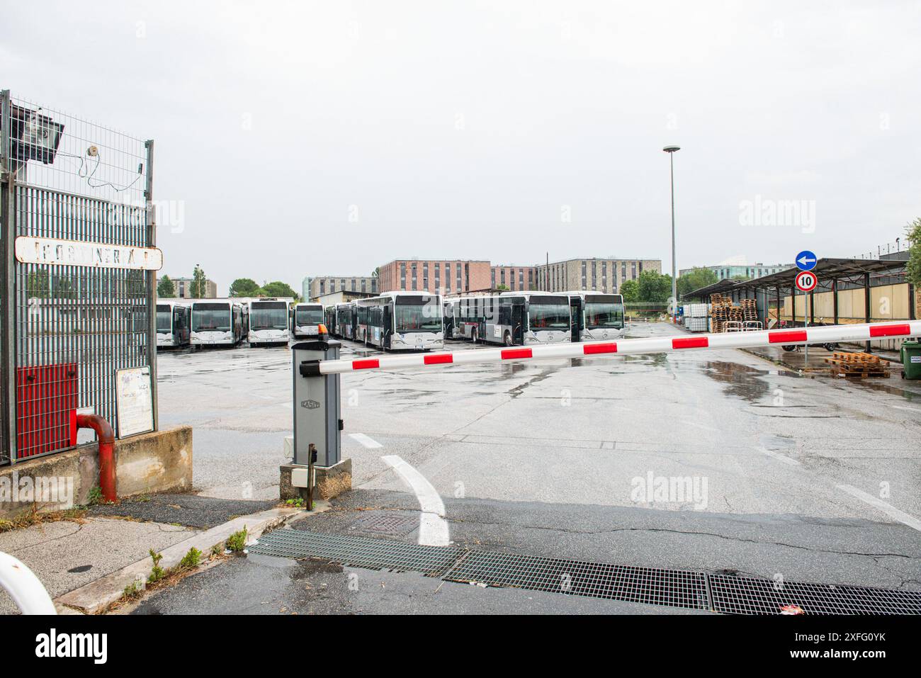 Dipendente atac hi-res stock photography and images - Alamy