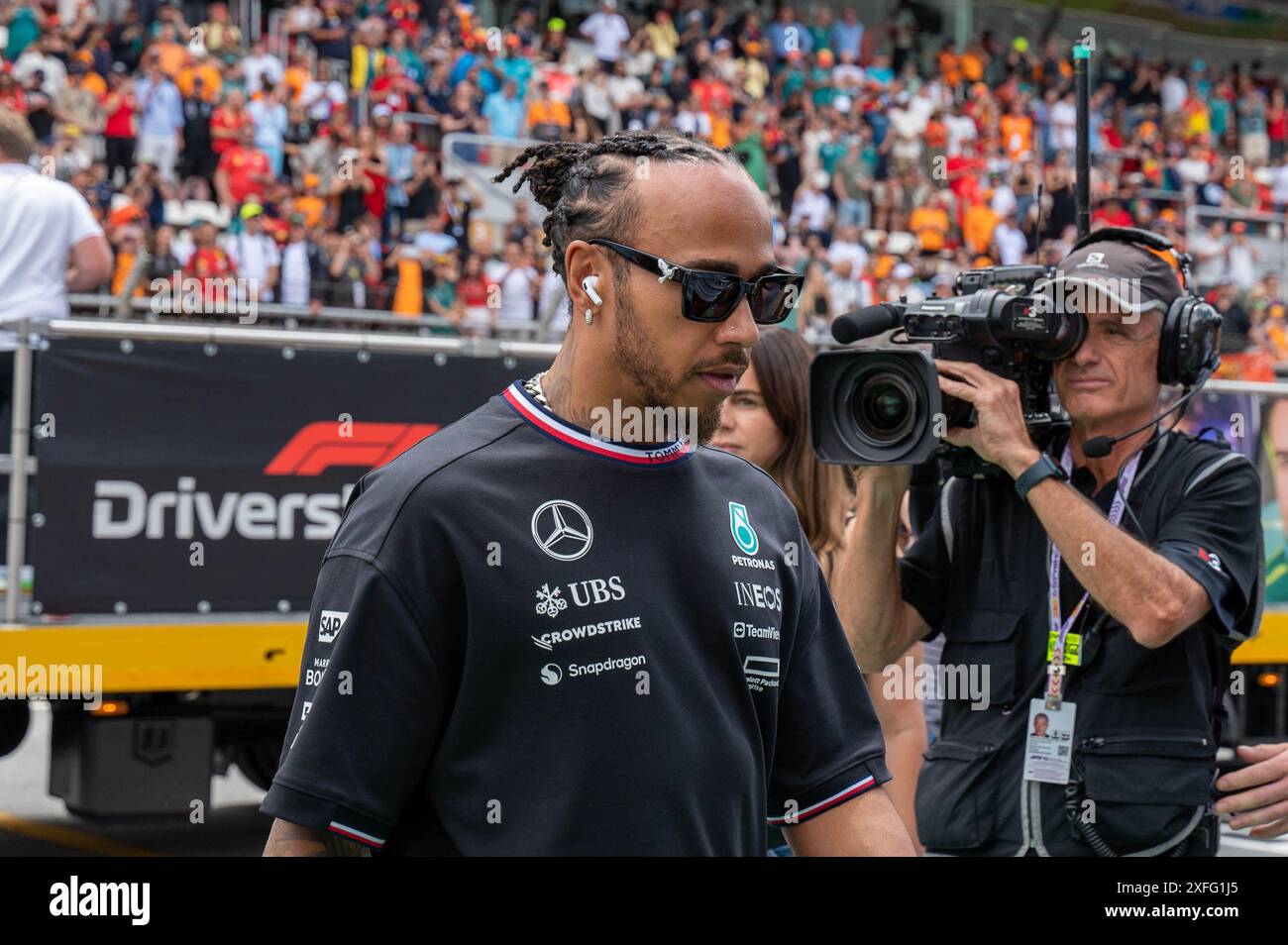 Montmelò, Barcelona Spain - 06 23 2024: F1 drivers and Formula 1 cars ...