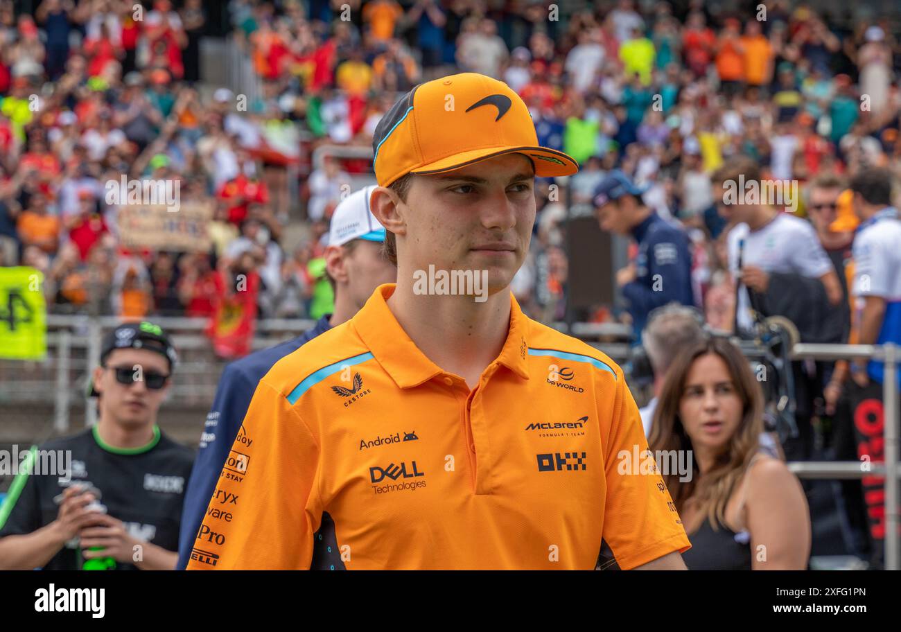 Montmelò, Barcelona Spain - 06 23 2024: F1 drivers and Formula 1 cars ...