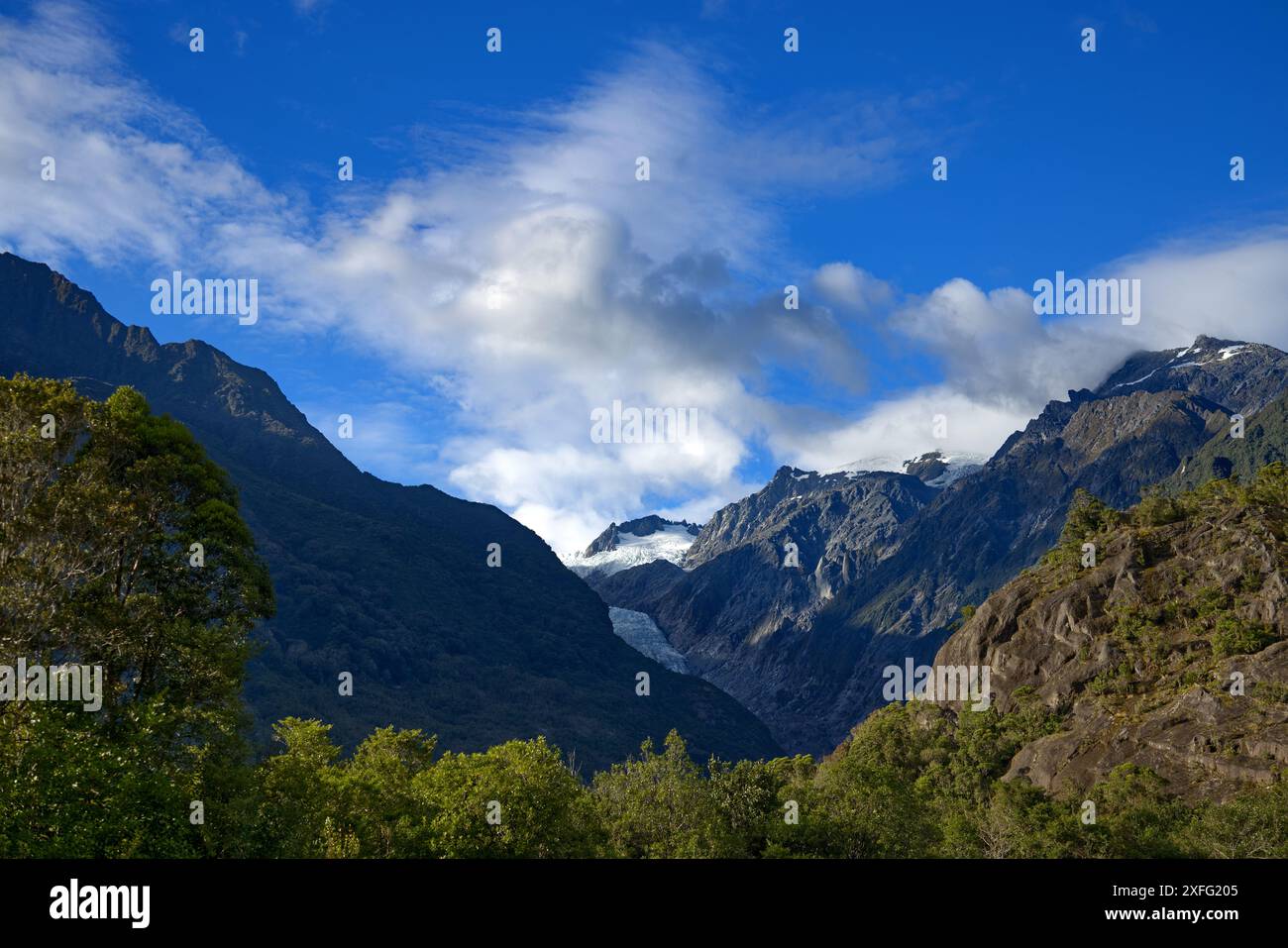 Franz Josef Glacier and the mountains of Westland Tai Poutini National ...