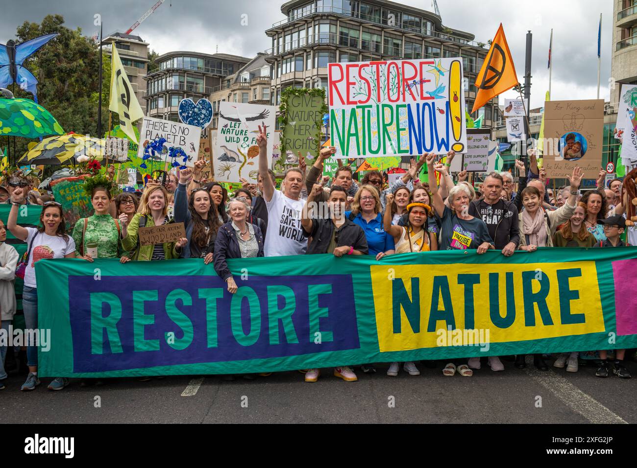 Celebrities Chris Packham, Emma Thomson, Dave Vince, Caroline Lucas at ...
