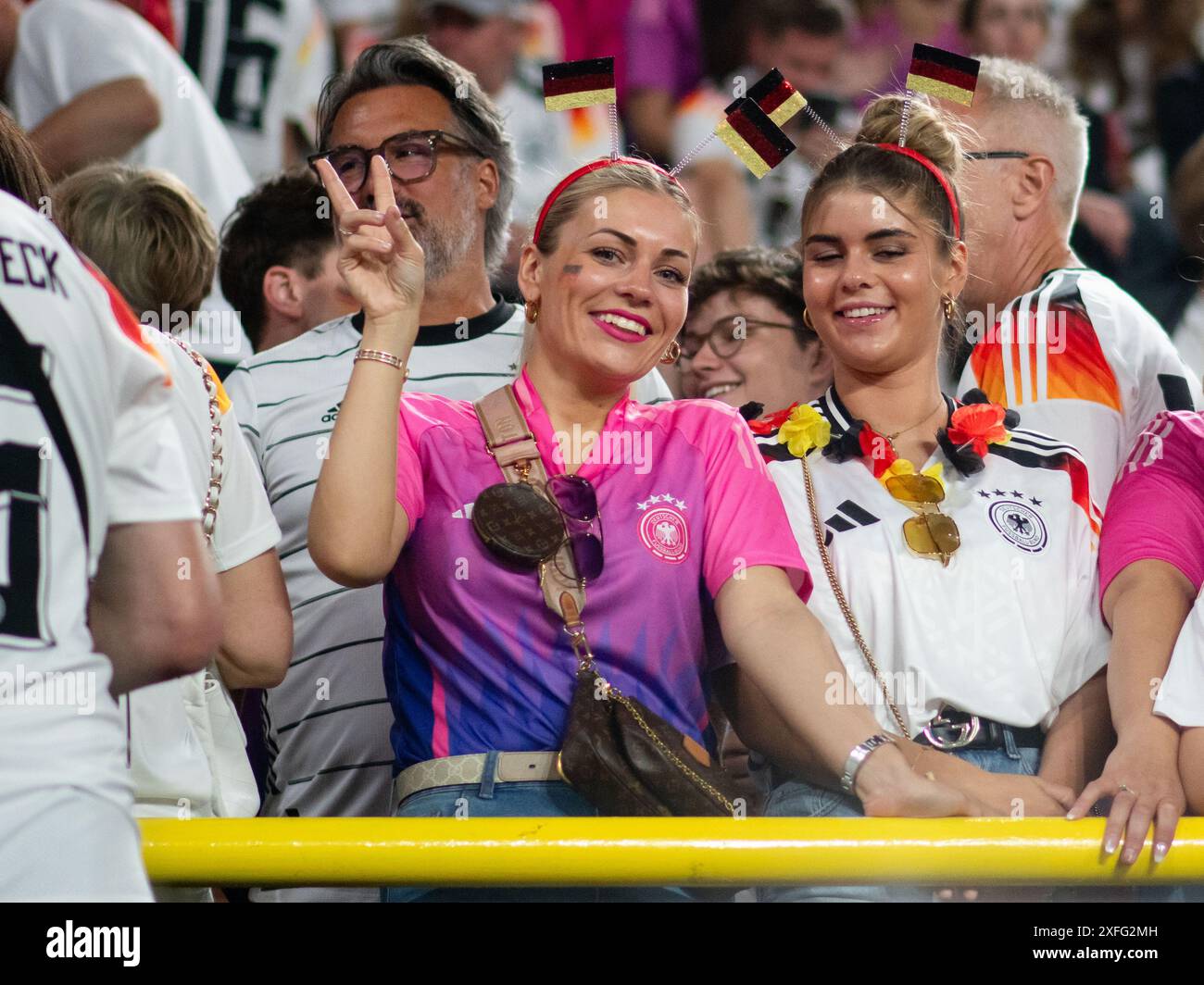 Fans von Deutschland, GER, Germany (GER) vs Denmark (DEN), Fussball Europameisterschaft, UEFA ...