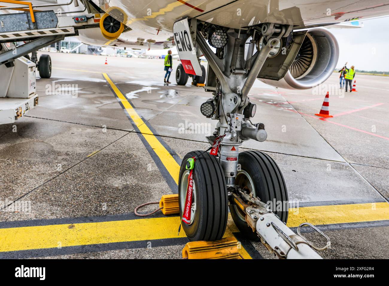 Duesseldorf, Germany. 03rd July, 2024. The landing gear of the nose ...