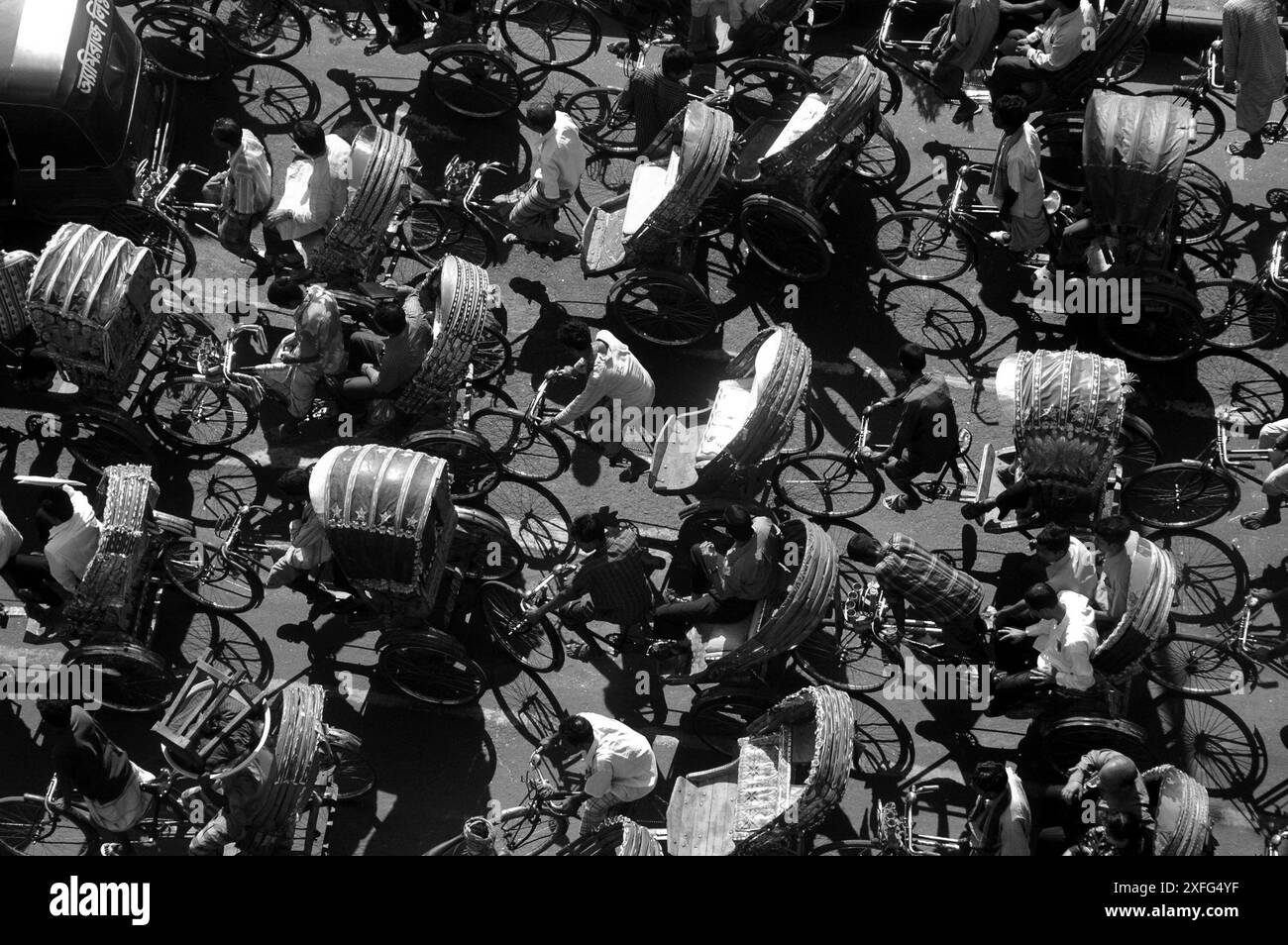 Bangladesh dhaka rickshaw Black and White Stock Photos & Images - Alamy