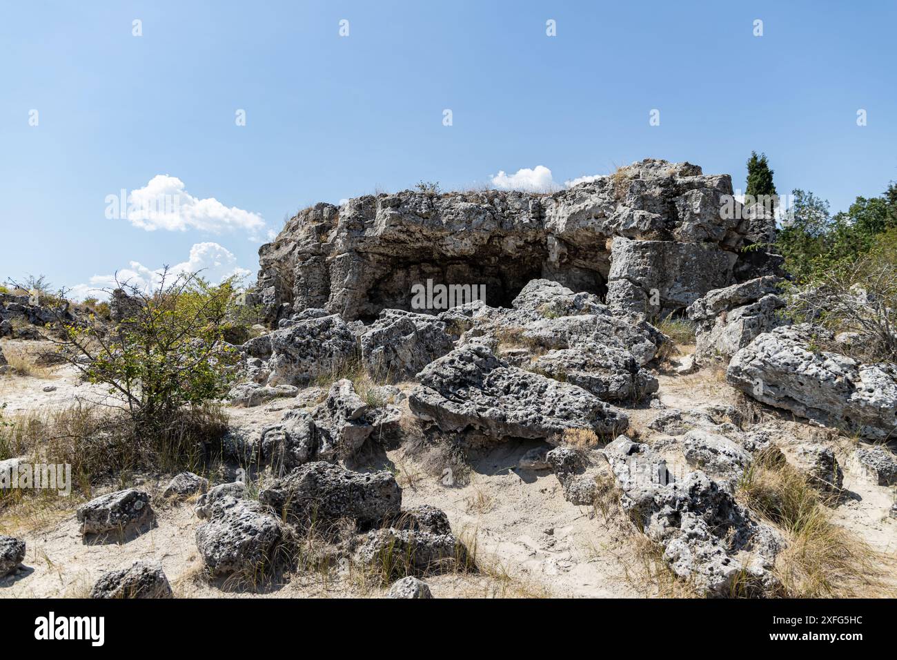 Cave like strcture hi-res stock photography and images - Alamy