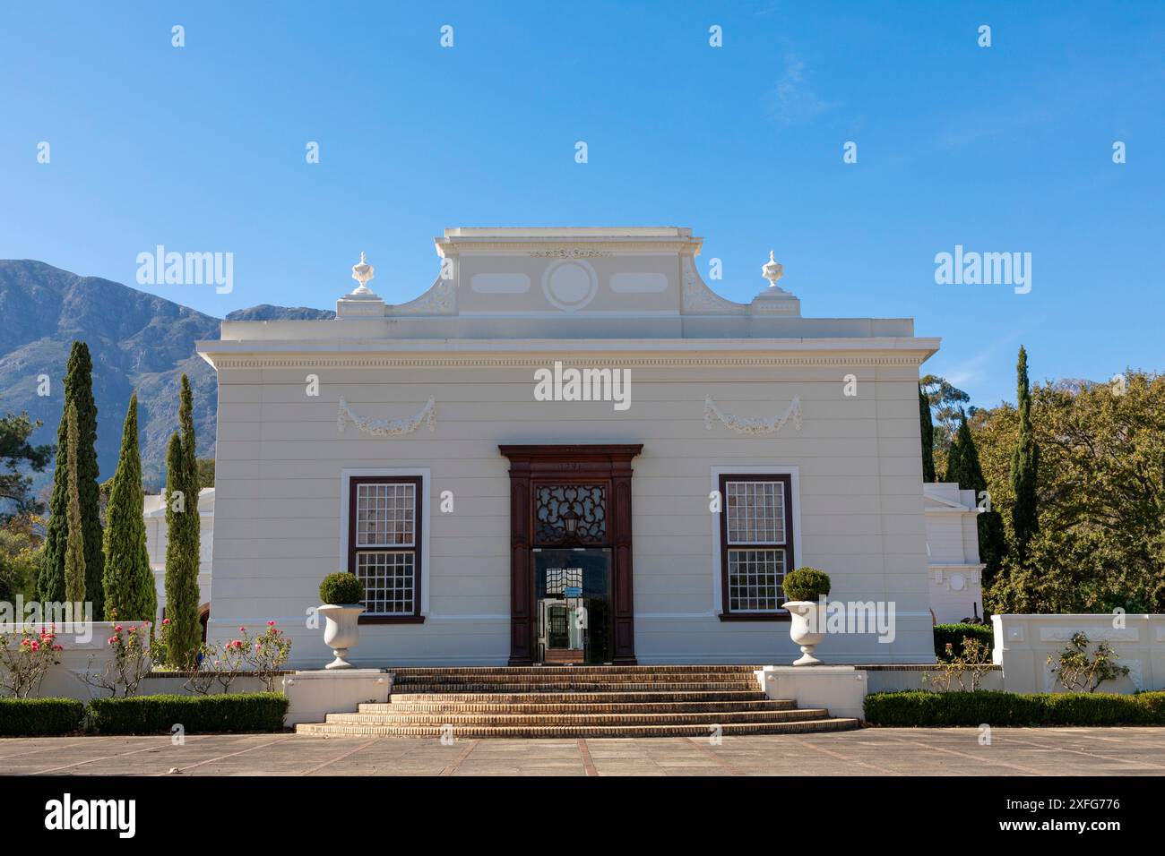 The Saasveld Building and Huguenot Memorial Museum, Franschhoek ...
