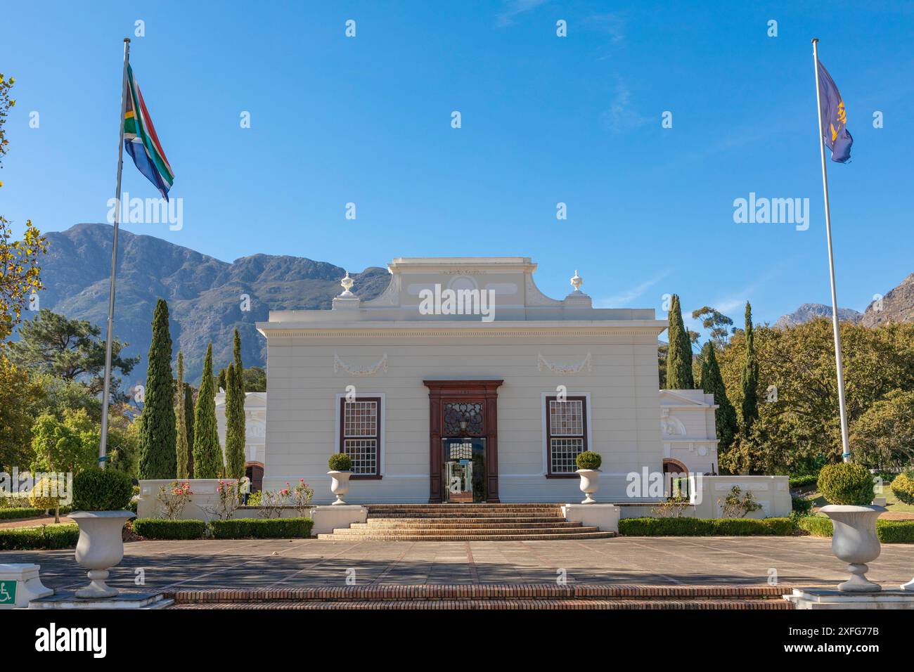 The Saasveld Building and Huguenot Memorial Museum, Franschhoek ...