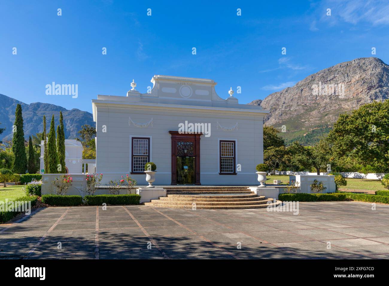 The Saasveld Building and Huguenot Memorial Museum, Franschhoek ...