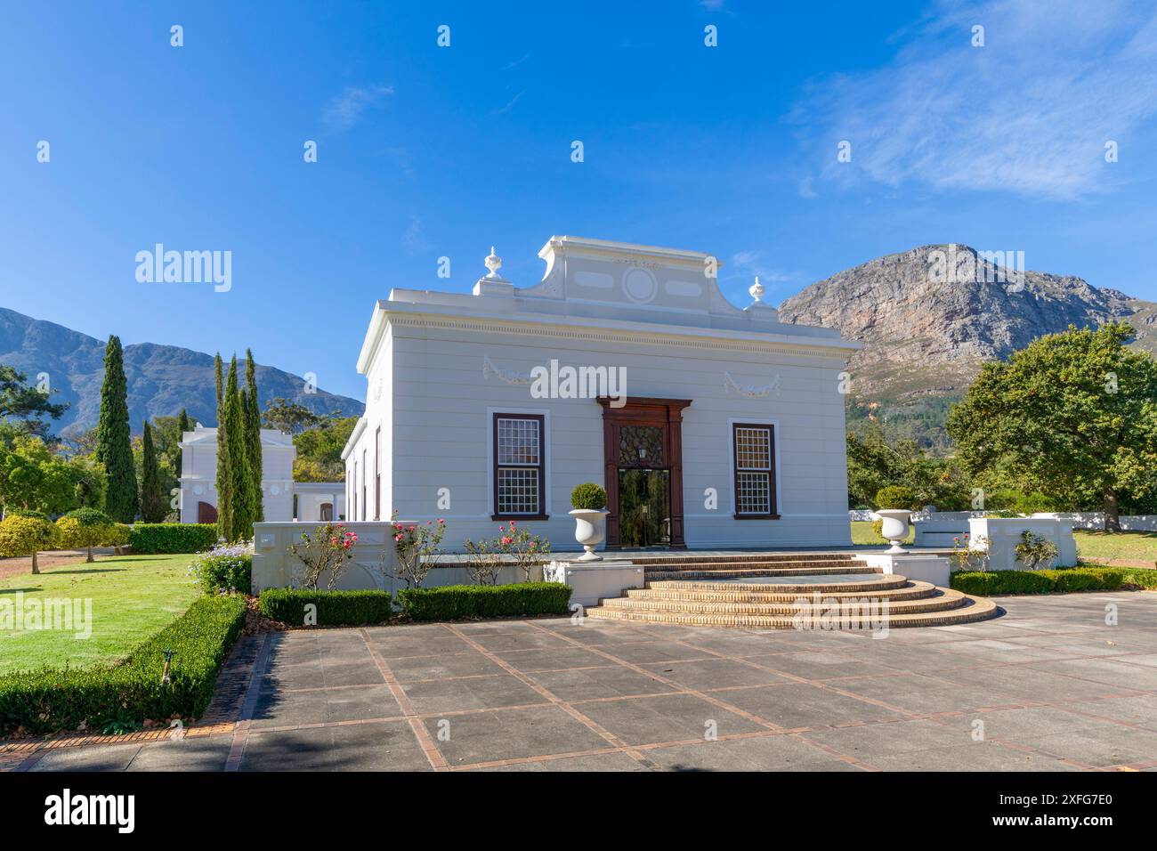 The Saasveld Building and Huguenot Memorial Museum, Franschhoek ...