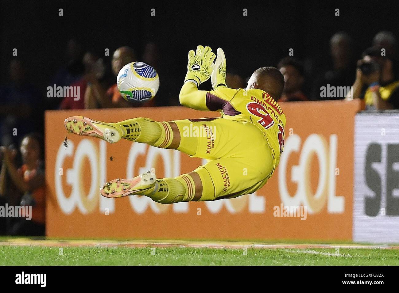 Rio de Janeiro, Brazil, June 16, 2024. Goalkeeper Anderson of Cruzeiro ...