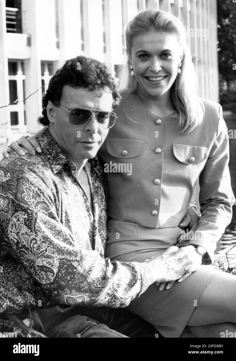 PORTSMOUTH BODY BUILDER GORDON ALLEN WITH HIS BRIDE TO BE MISS UNIVERSE ...