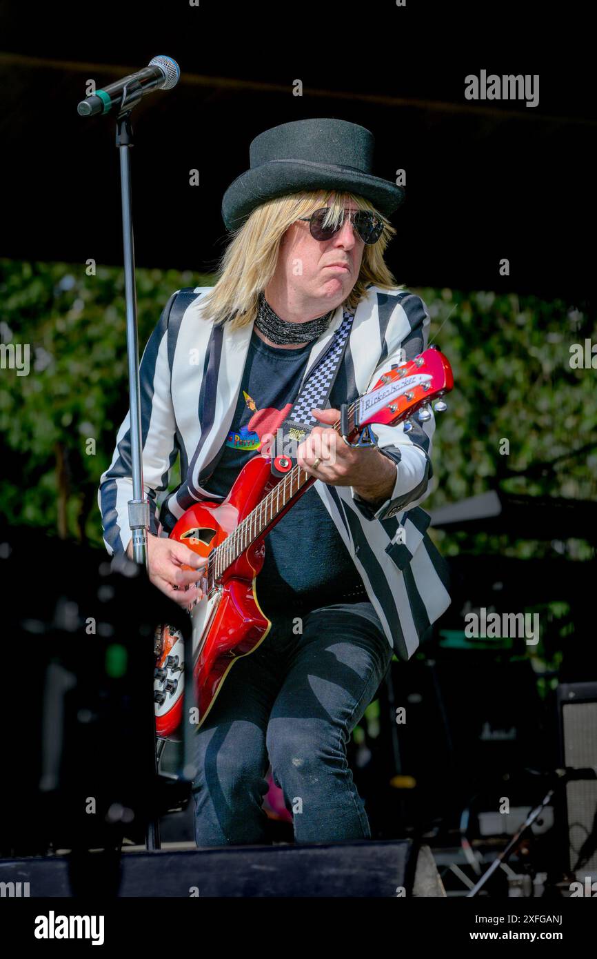 Perfectly petty hi-res stock photography and images - Alamy