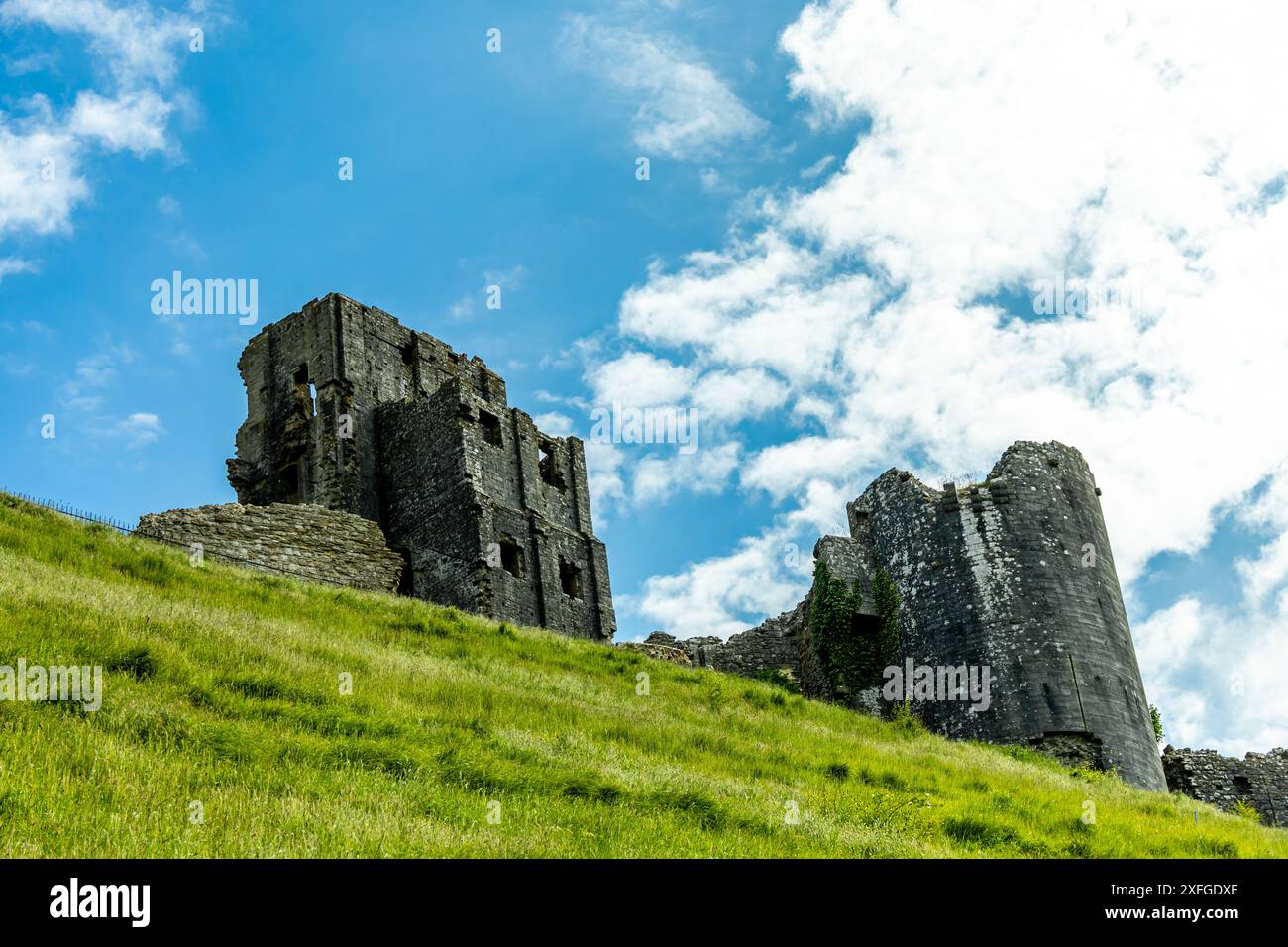 Travelling through the beautiful Dorset countryside to Corfe Castle and ...