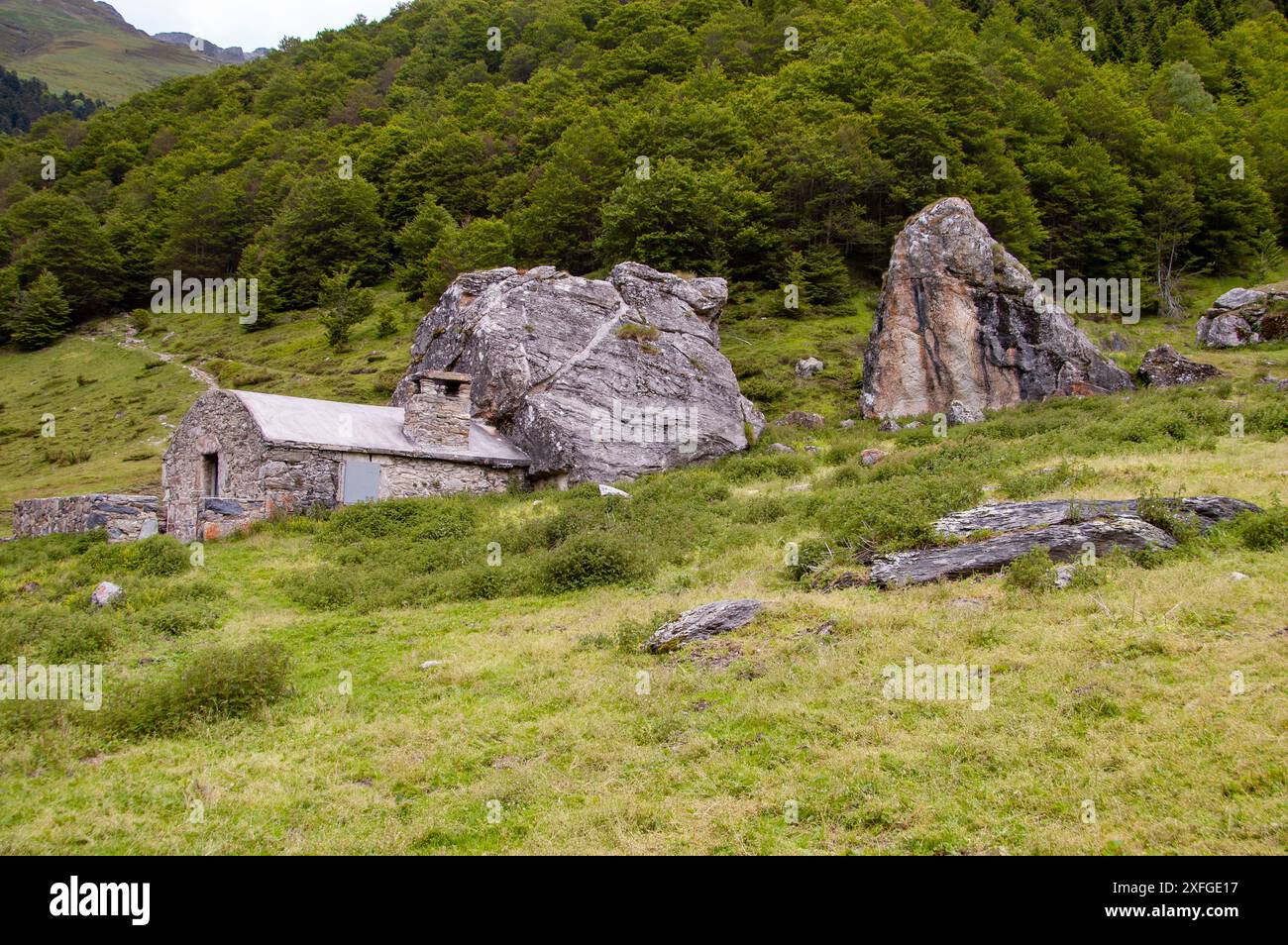 Stone cottage in The Pyrenees Stock Photo - Alamy