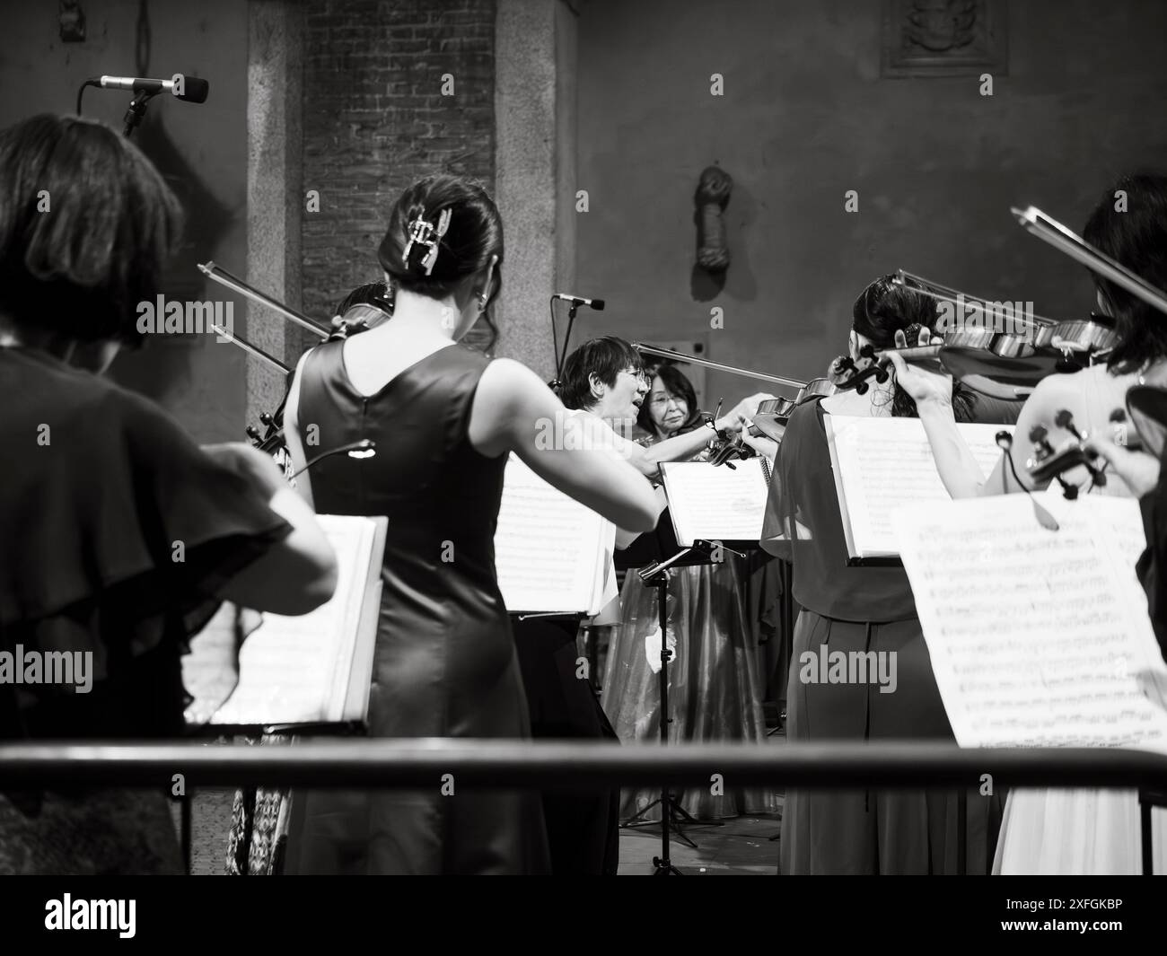 Classical concert stage playing hi-res stock photography and images - Alamy
