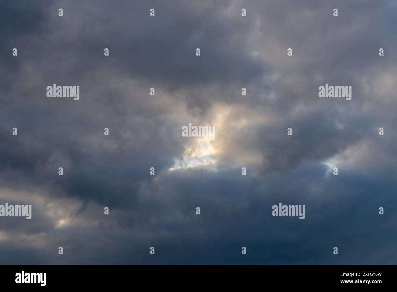 Gloomy dramatic rain clouds hi-res stock photography and images - Alamy