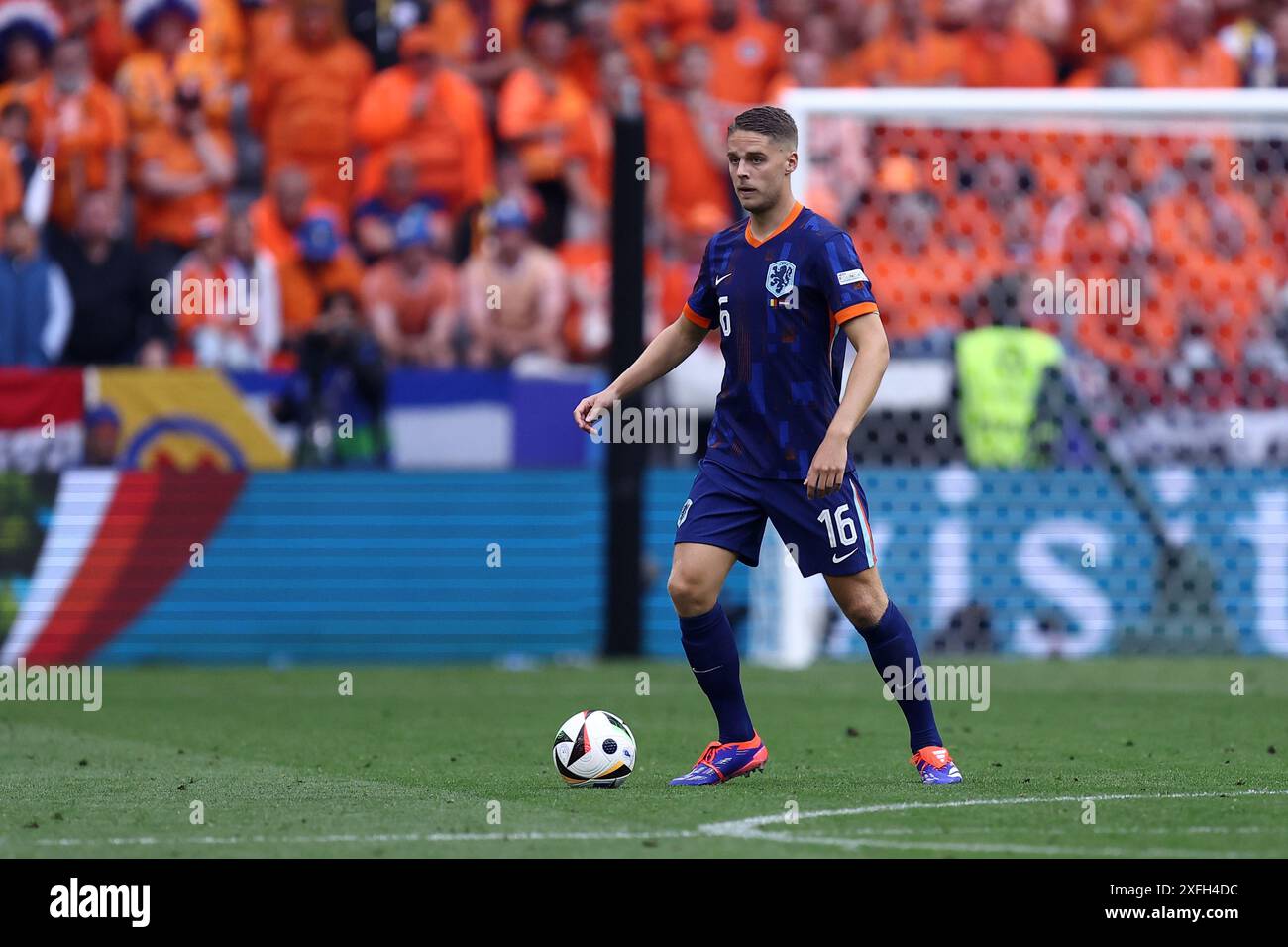 Joey Veerman of Netherlands in action during the Uefa Euro 2024 round ...