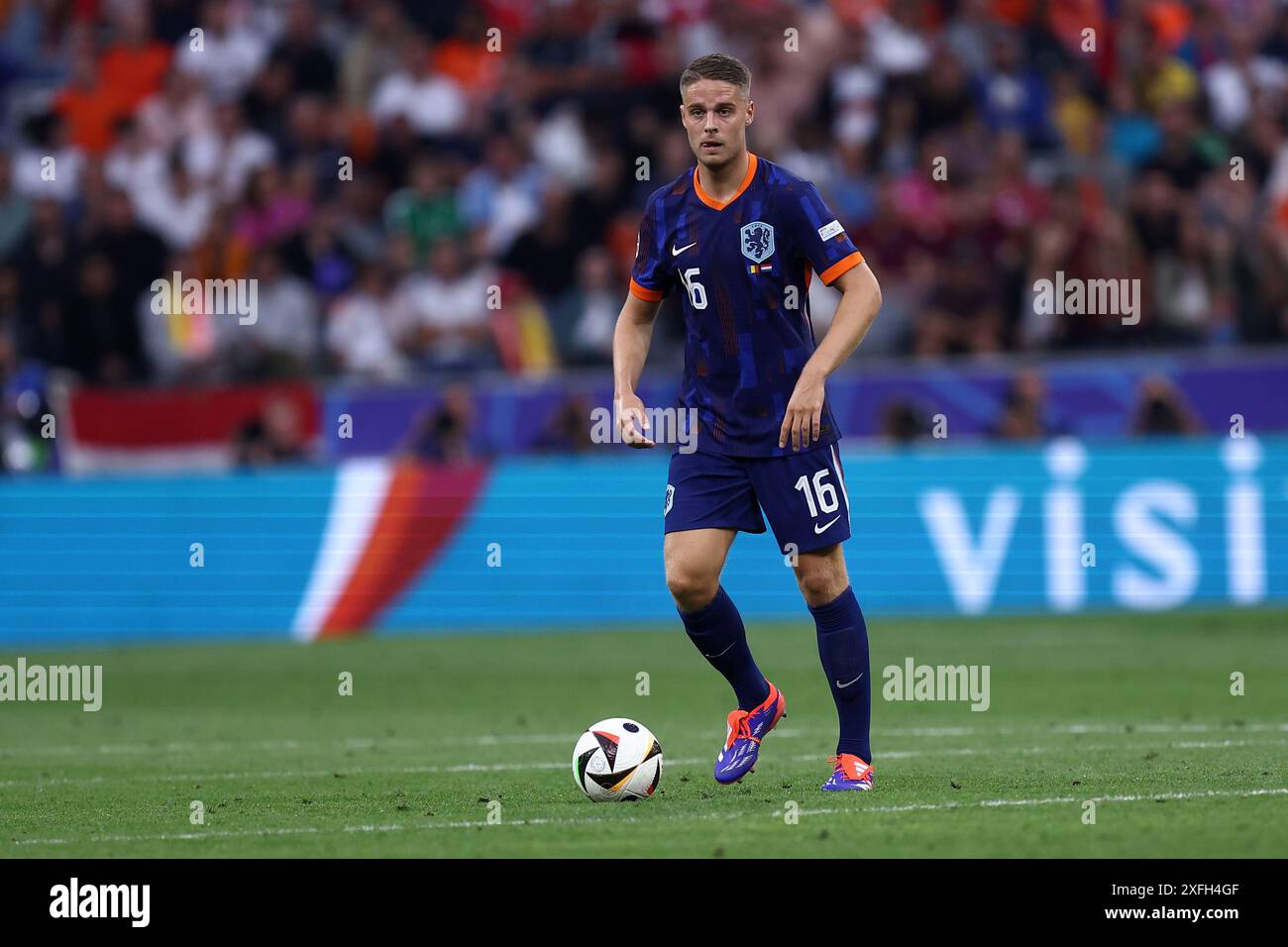Joey Veerman of Netherlands in action during the Uefa Euro 2024 round ...