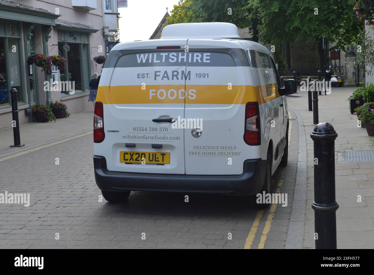 Tenby food delivery hi-res stock photography and images - Alamy