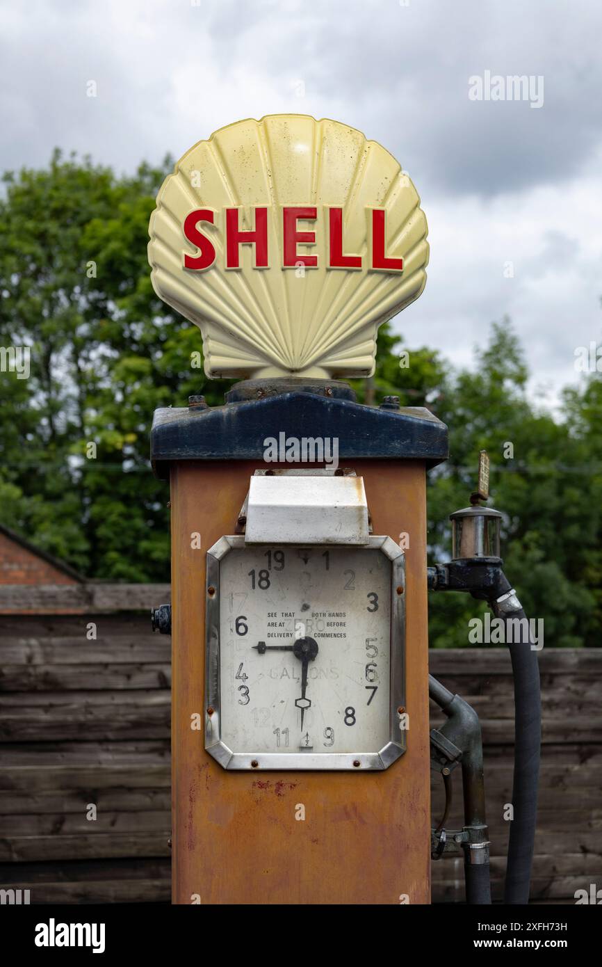 Imperial gas meter hi-res stock photography and images - Alamy