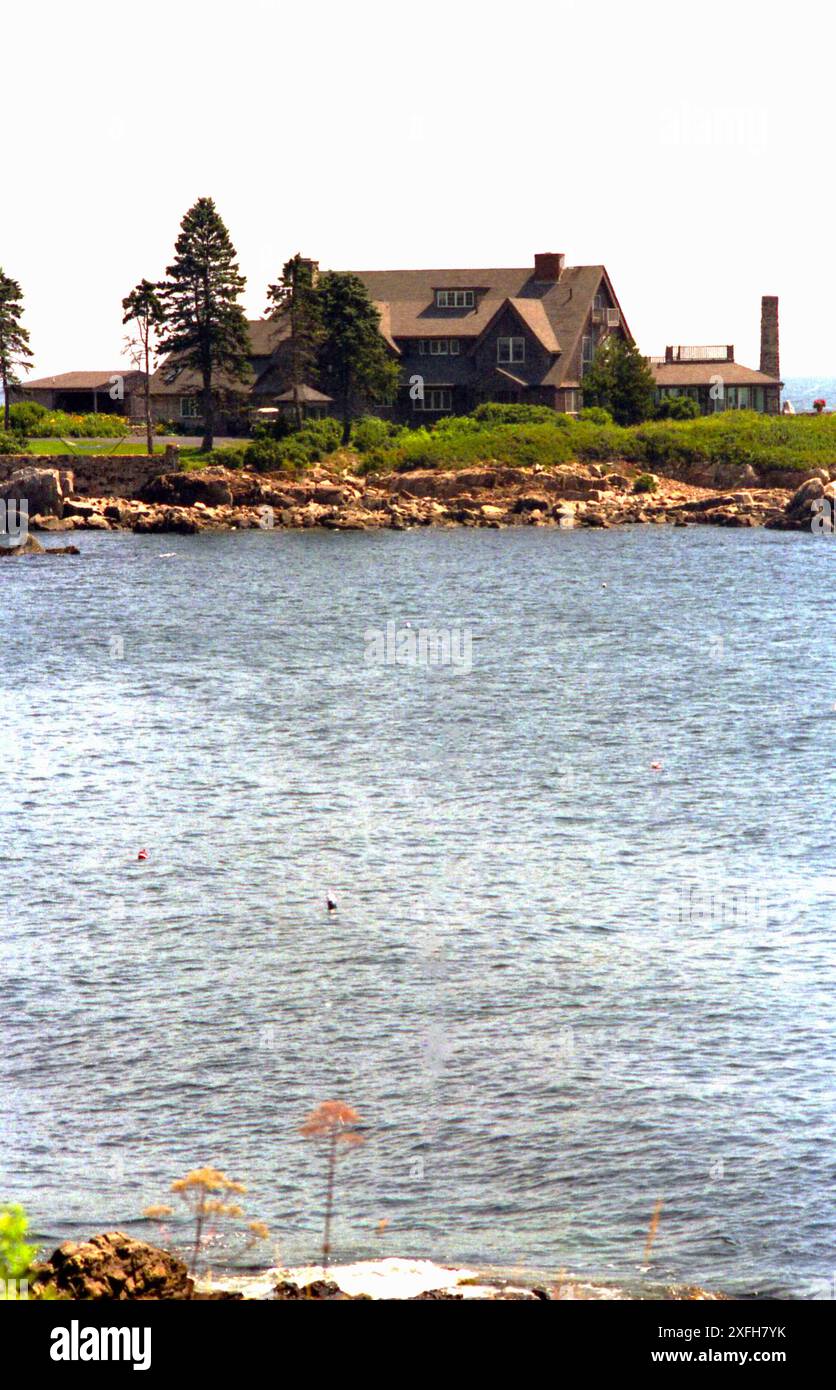 Kennebunkport, Maine, U.S.A., approx. 1996. View of the Walker's Point ...