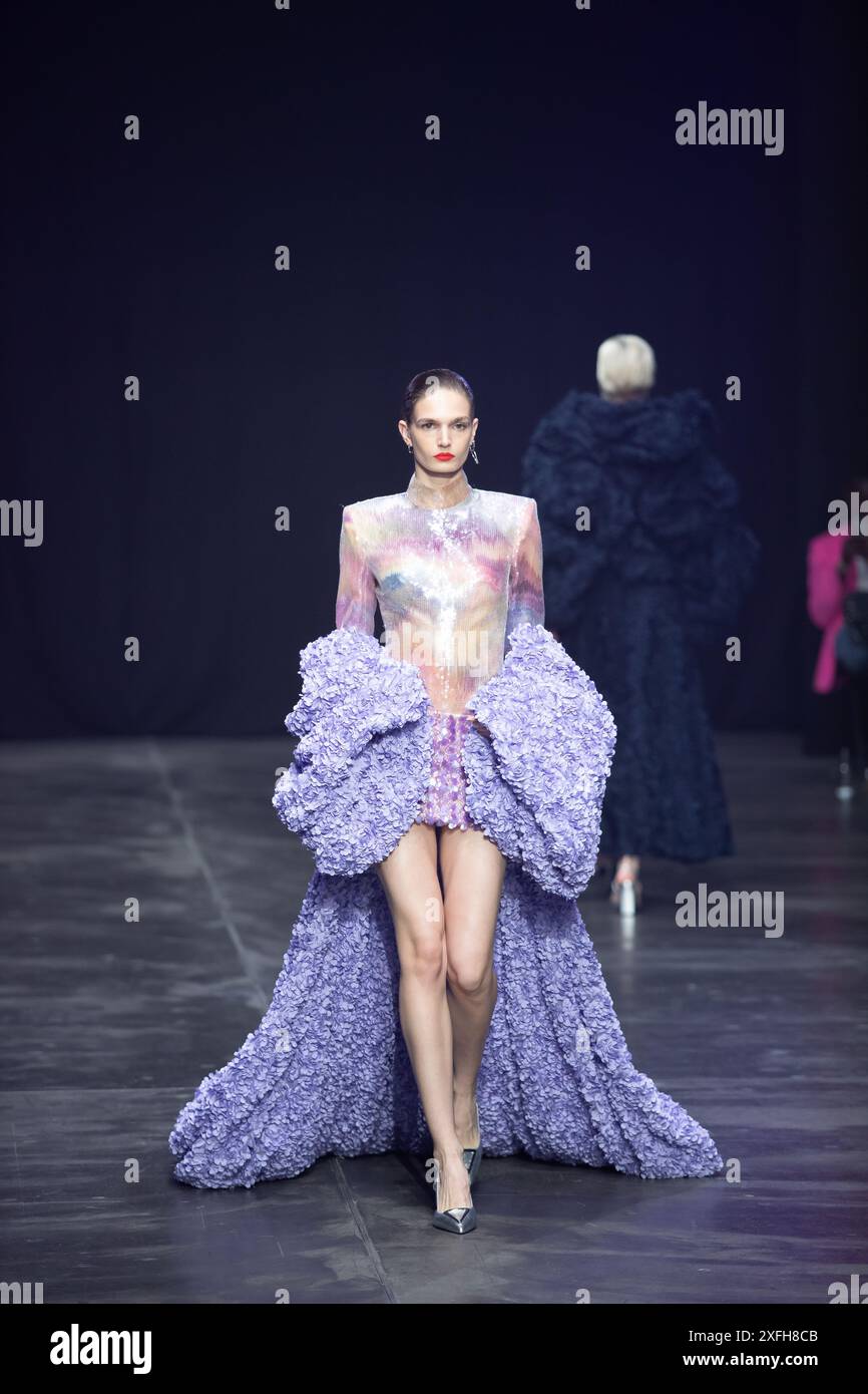 KILIAN KERNER BERLIN präsentierte die Kollektion der Fashion Week 2024 ...