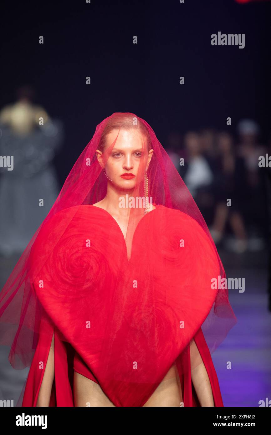 KILIAN KERNER BERLIN präsentierte die Kollektion der Fashion Week 2024 ...