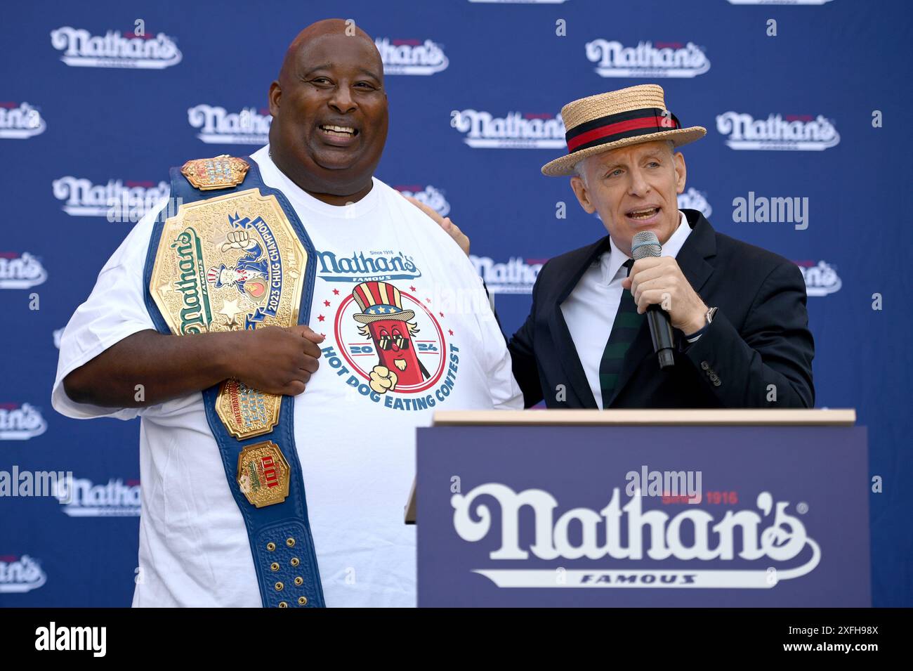 New York, USA. 03rd July, 2024. MC George Shea (r) introduces ...