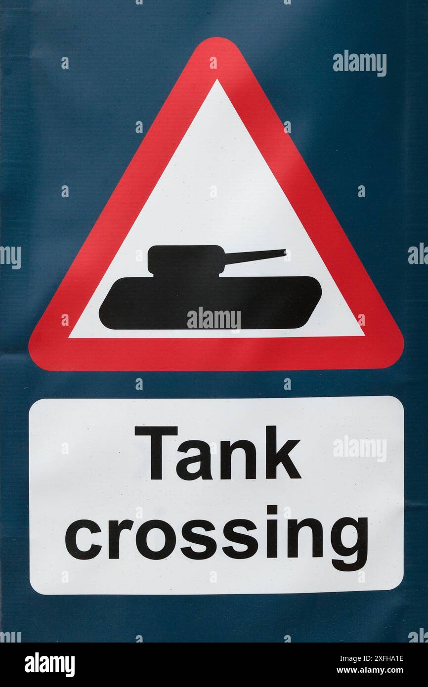 Tank crossing sign hi-res stock photography and images - Alamy