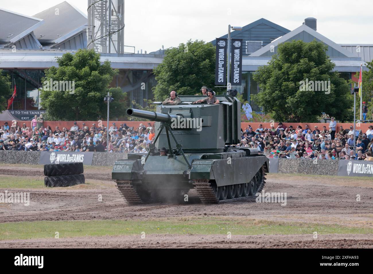 A Centurion FV4005 prototype tank driving around the arena at the ...