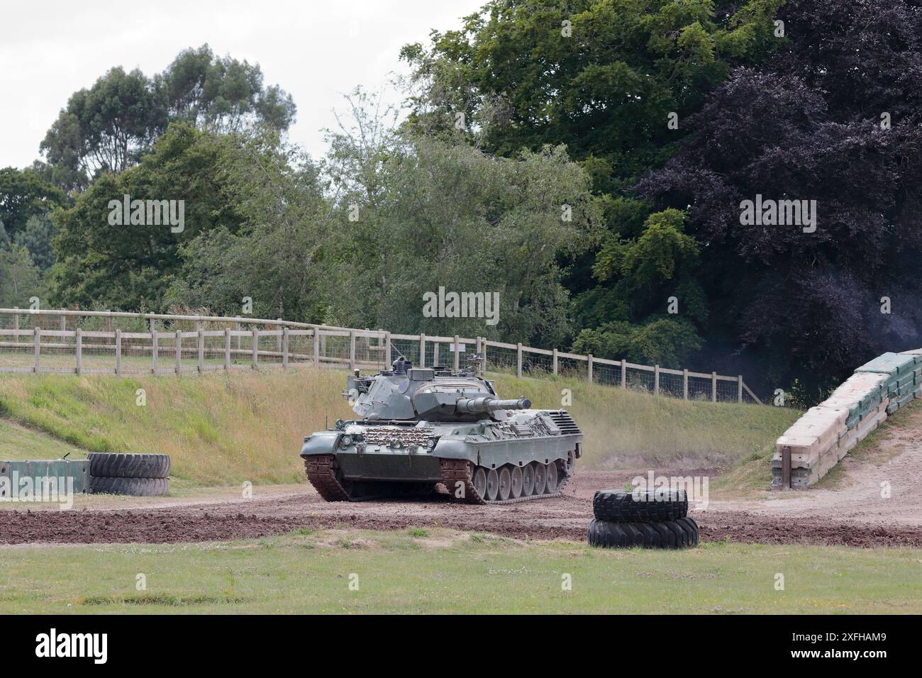 A Leopard 1 23C tank driving around the arena at Bovington Tank Museum ...