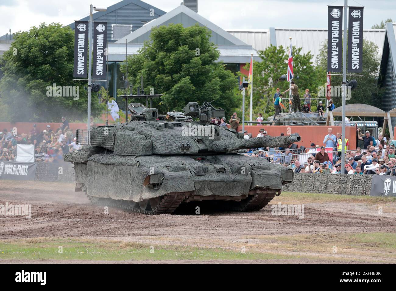 Challenger 2 (Megatron) main battle tank driving around the arena at ...