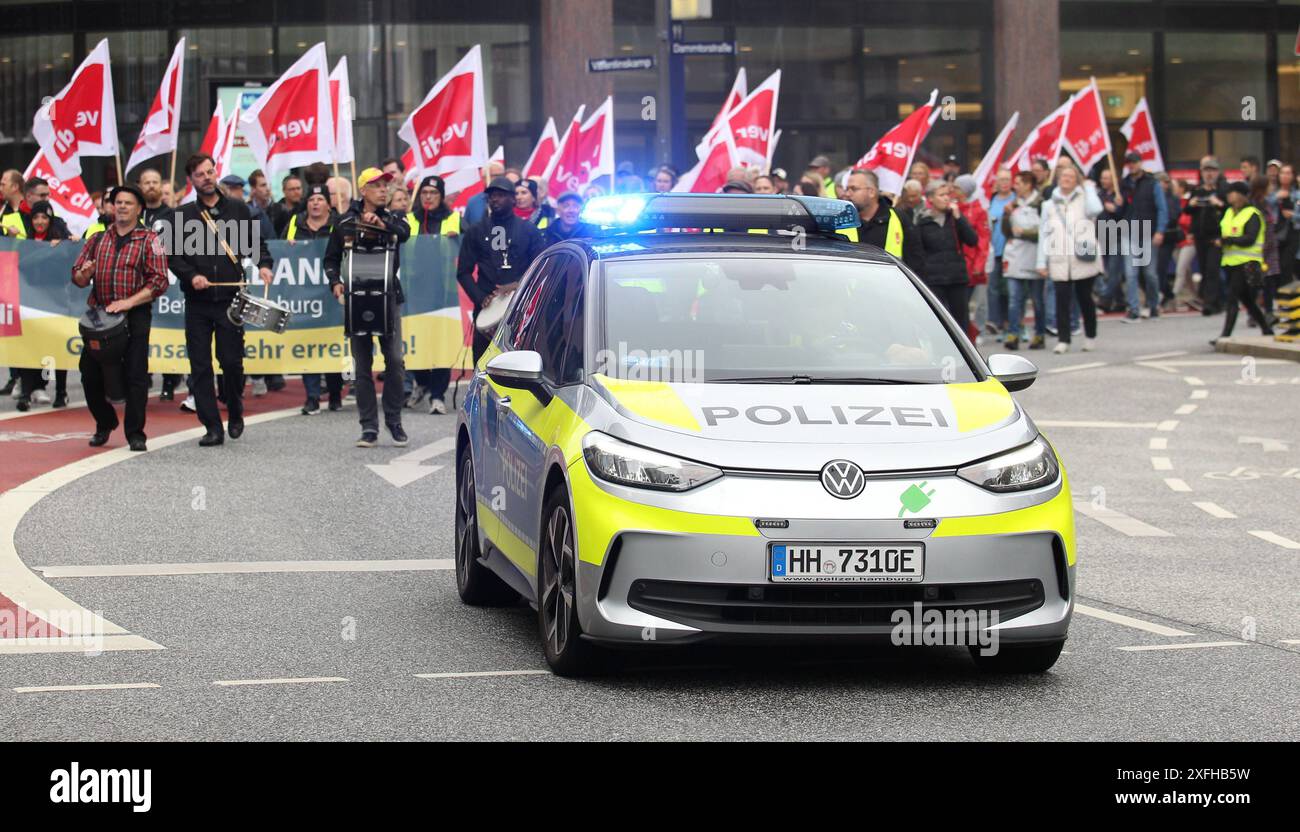 All electric police fleet hi-res stock photography and images - Alamy