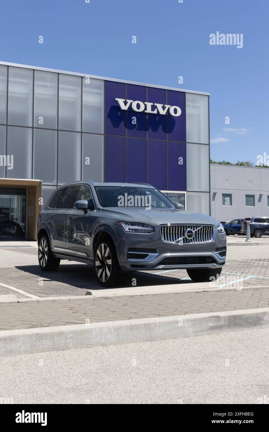 Indianapolis - June 30, 2024: Volvo XC90 T8 AWD PHEV display at a ...