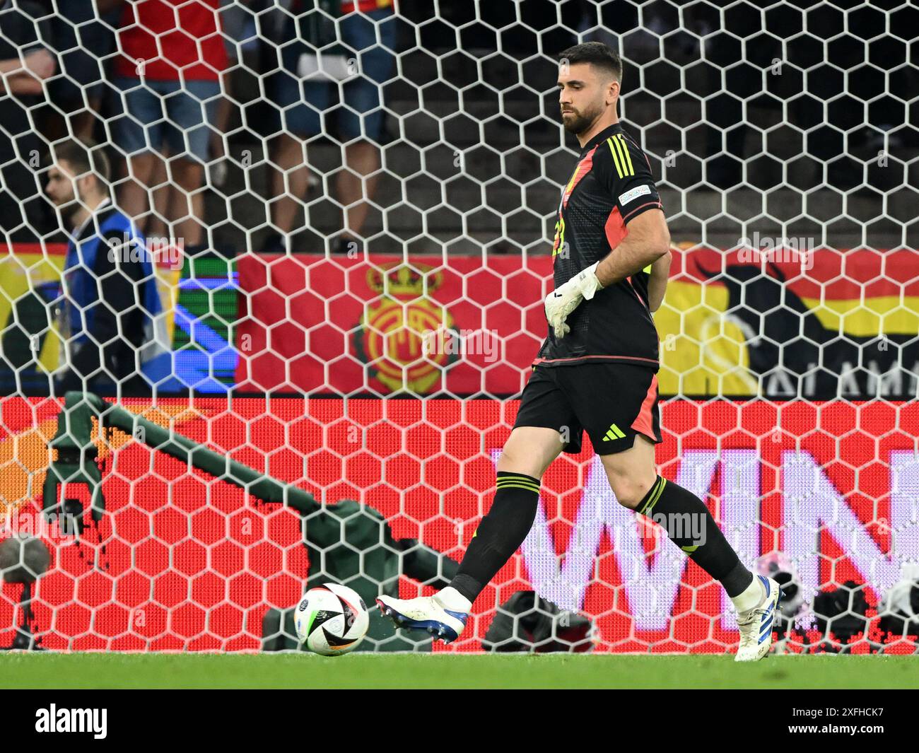 COLOGNE - Spain goalkeeper Unai Simon during the UEFA EURO 2024 round ...