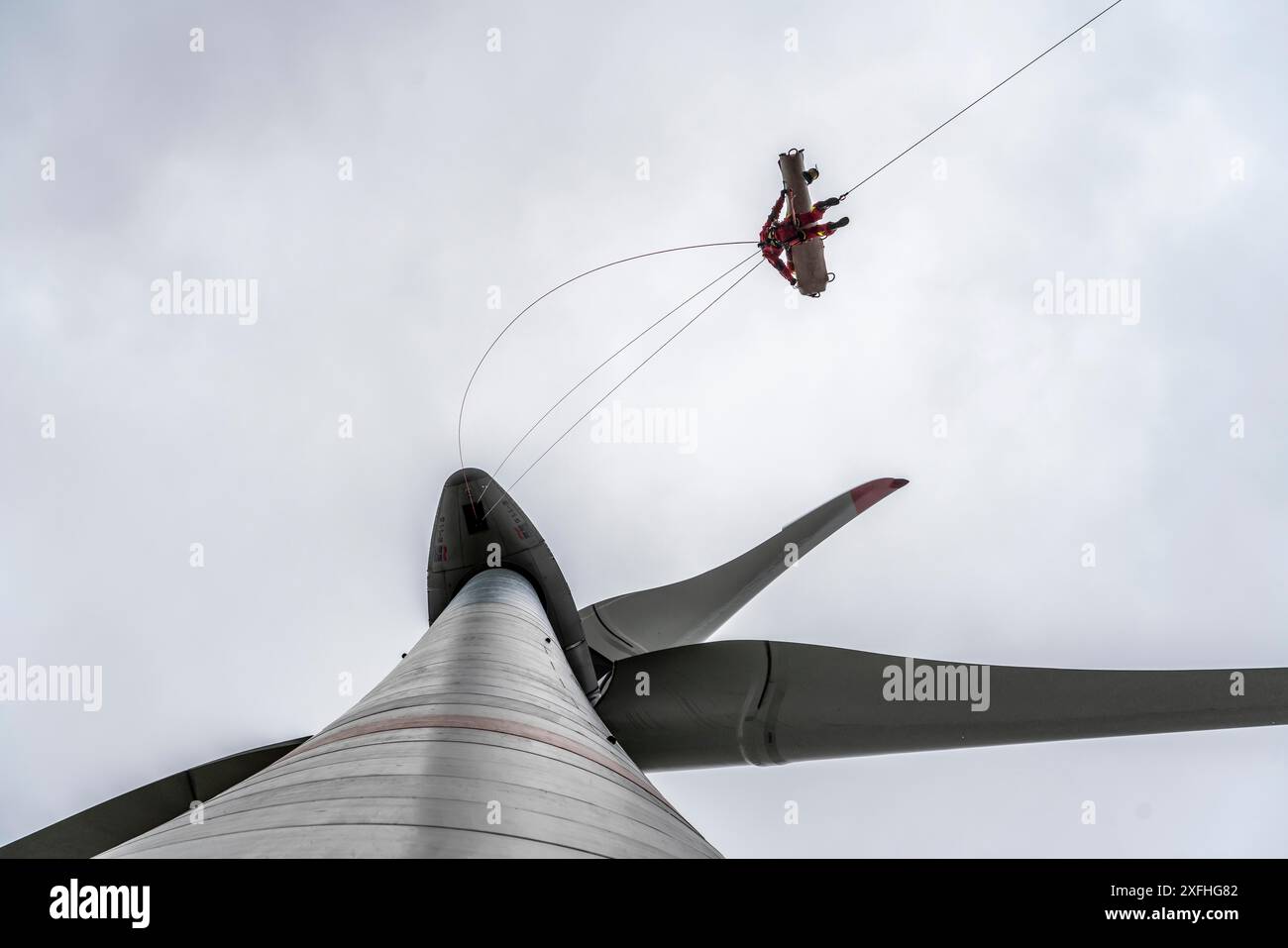 Height rescuers from the Oberhausen professional fire department ...